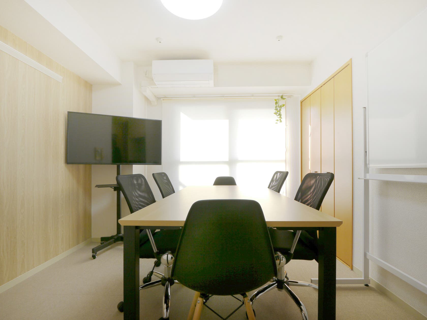 『口コミ4.8高評価!』『地域最安プライス』センター北駅徒歩１分！☆Wi-Fi＆モニター完備☆会議・リモートワークに最適♪の写真9