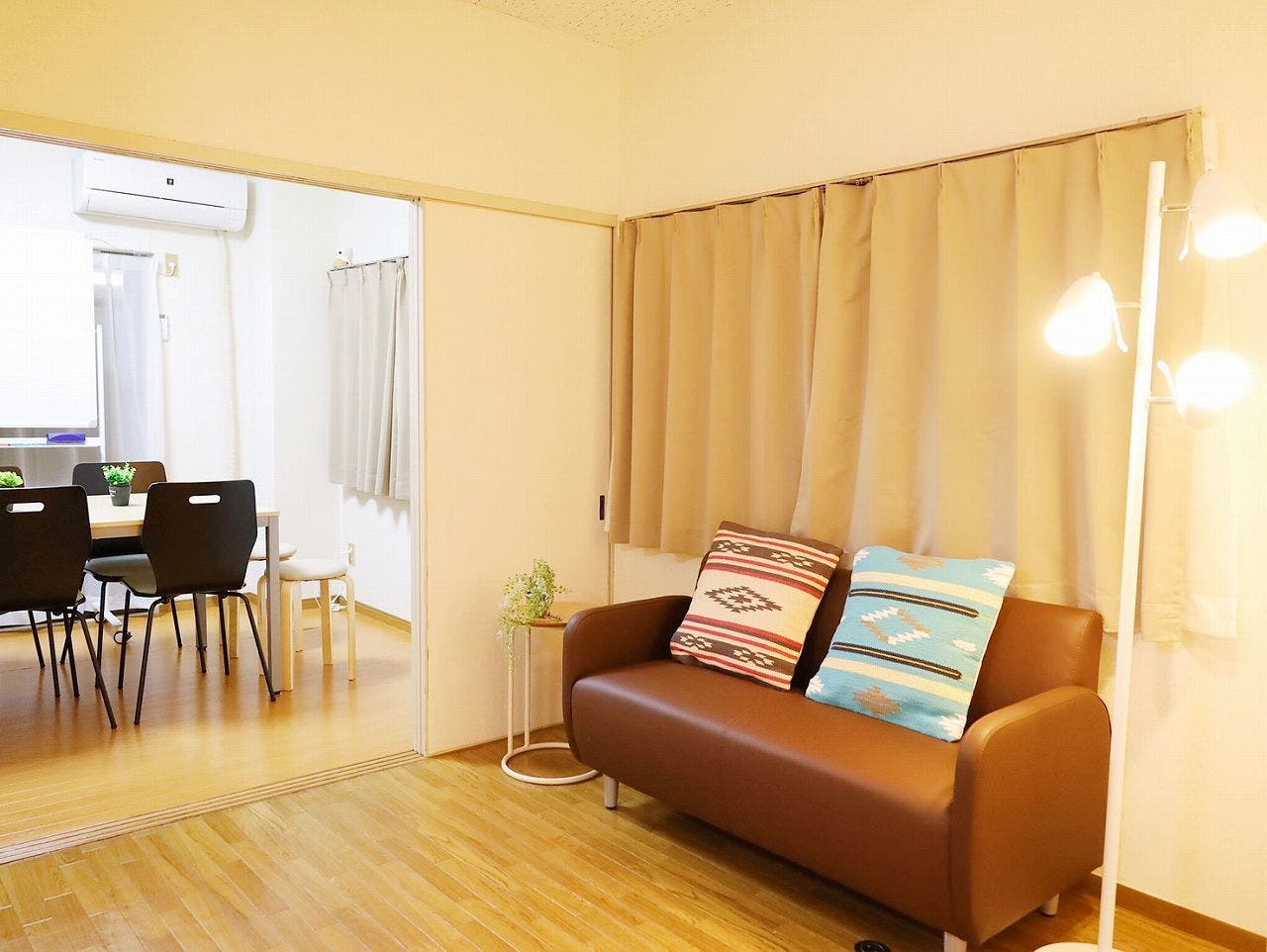 【柏駅5分！10名利用可！】3/31オープン！綺麗！WiFi・プロジェクター・ホワイトボード全て無料！ふれあい貸し会議室 柏Cの写真6