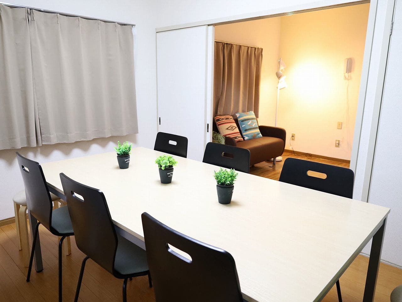 【柏駅5分！10名利用可！】3/31オープン！綺麗！WiFi・プロジェクター・ホワイトボード全て無料！ふれあい貸し会議室 柏Cの写真8
