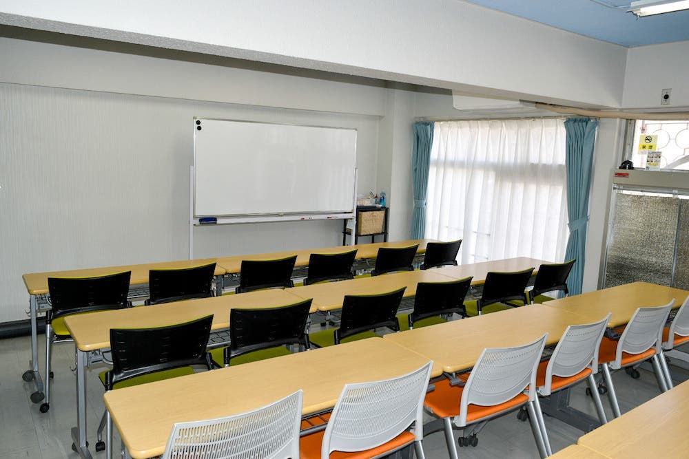 ＜ブルースター会議室＞名駅5分！テレワーク最適！ Wi-Fi光回線/プロジェクタ無料/窓・換気扇・空気清浄機付の写真3