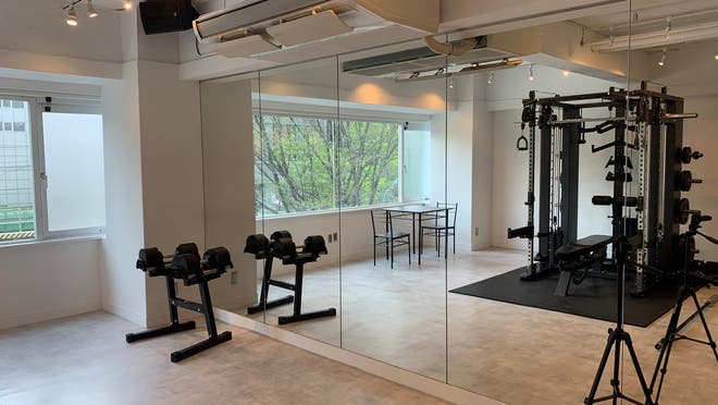 【渋谷駅徒歩3分】宮下パーク向かい!眺めの良い清潔感溢れるパーソナルレンタルジム <5in1マルチファンクショナルマシン導入>の写真21