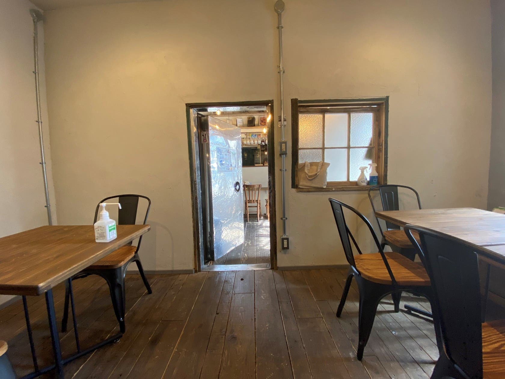 cafe併設のミーティングルーム★プロジェクターが無料でご利用いただけます！の写真5