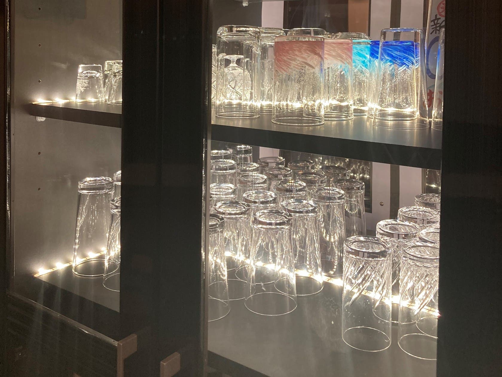 ピアノとカラオケDAM付の完全禁煙カウンターバー！麻布十番駅より徒歩1分。の写真6