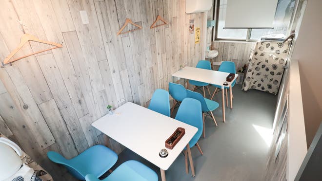 神田・秋葉原駅から徒歩5分、2021年3月オープン、清潔か溢れる店内。お誕生日会やオフ会におすすめ。の写真2