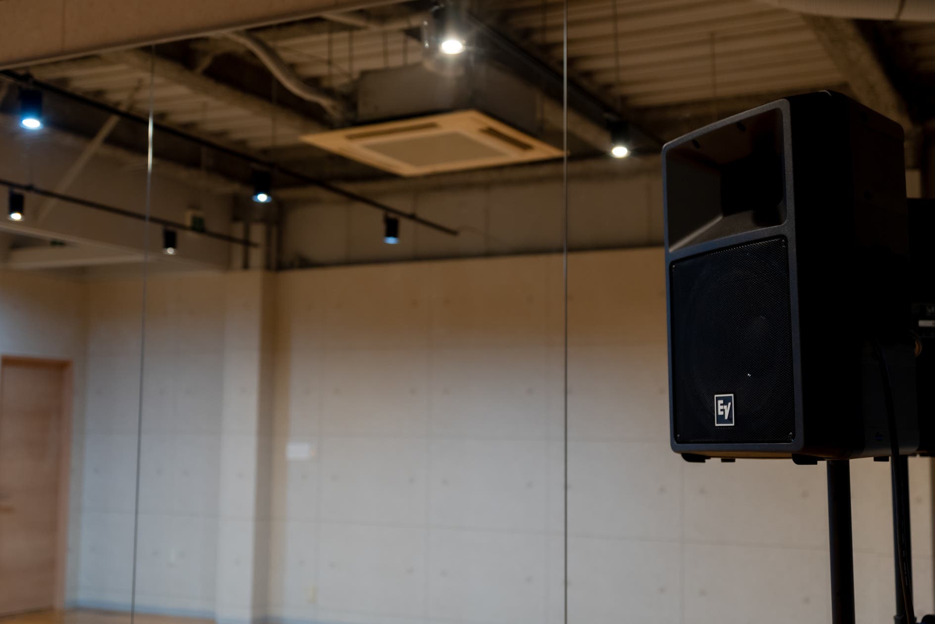 【大須観音駅徒歩3分!!】ダンスができるキレイで天井高な一戸建てスペース！便利な24時間営業！の写真3