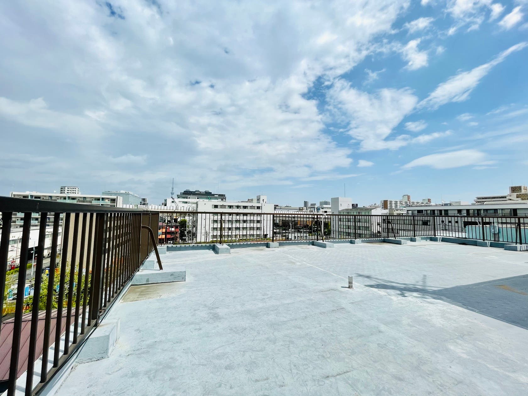 【広々100平米・屋上付】５LDKのデザイナーズ空間｜キッチン・ロケ撮影｜ArtSpaceMONNAKAの写真5