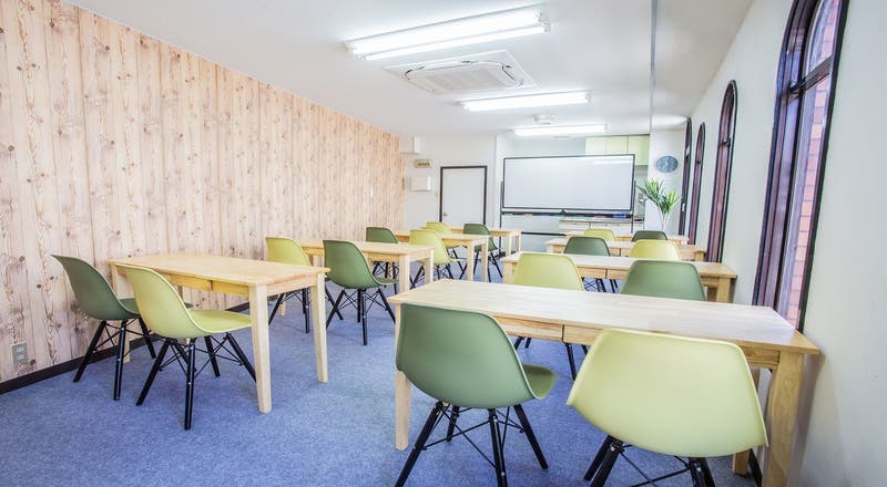 【広島駅1分！25名利用可！】綺麗な室内！WiFi・プロジェクター・ホワイトボード全て無料！土足可！ふれあい貸し会議室 広島A