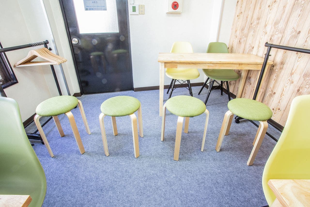 【広島駅1分！25名利用可！】綺麗な室内！WiFi・プロジェクター・ホワイトボード全て無料！土足可！ふれあい貸し会議室 広島Aの写真6