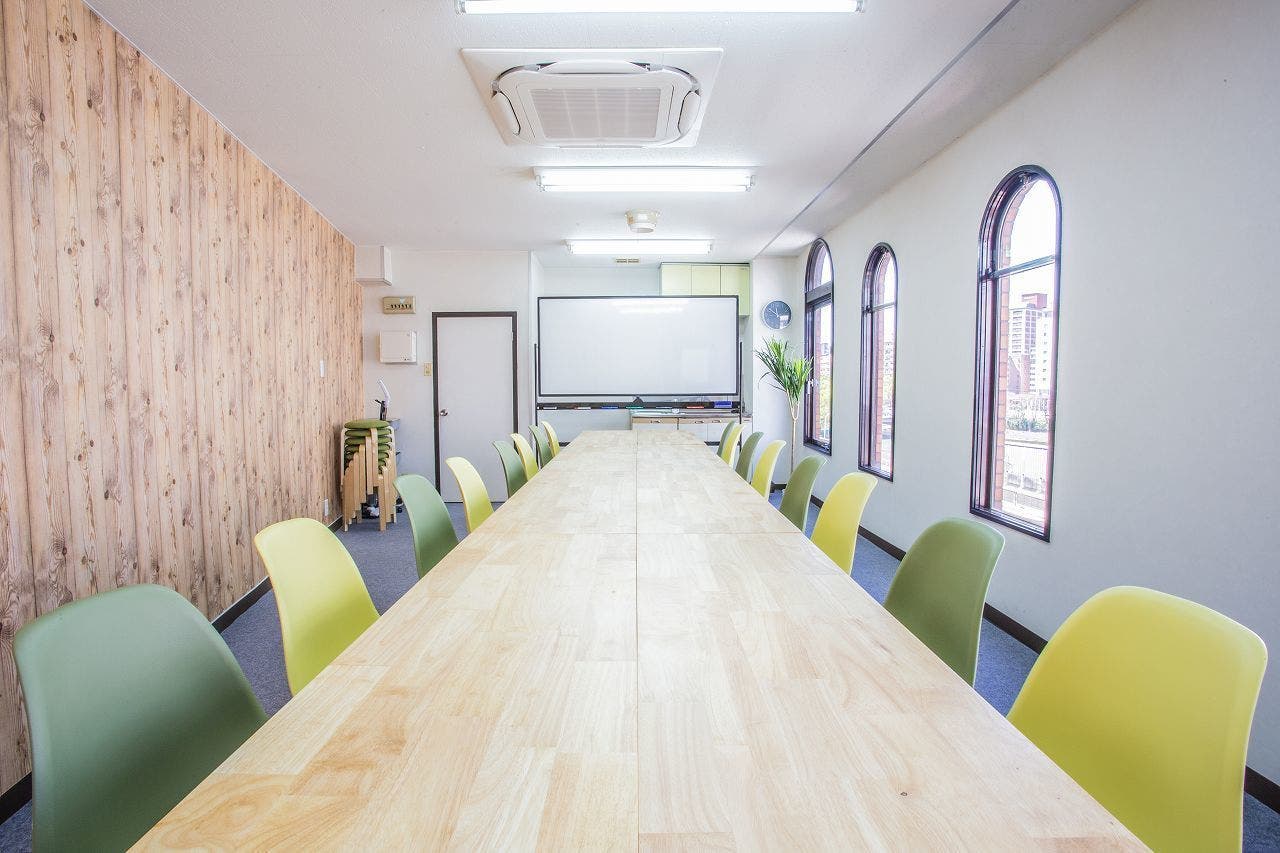 【広島駅1分！25名利用可！】綺麗な室内！WiFi・プロジェクター・ホワイトボード全て無料！土足可！ふれあい貸し会議室 広島Aの写真7