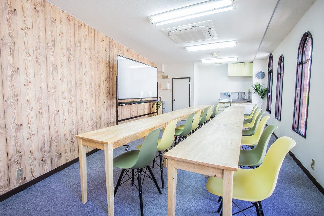 【広島駅1分！25名利用可！】綺麗な室内！WiFi・プロジェクター・ホワイトボード全て無料！土足可！ふれあい貸し会議室 広島Aの写真10