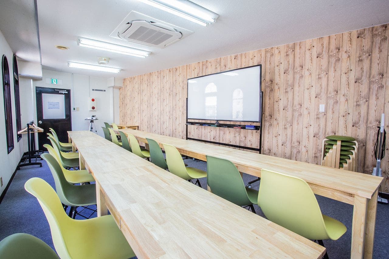 【広島駅1分！25名利用可！】綺麗な室内！WiFi・プロジェクター・ホワイトボード全て無料！土足可！ふれあい貸し会議室 広島Aの写真11