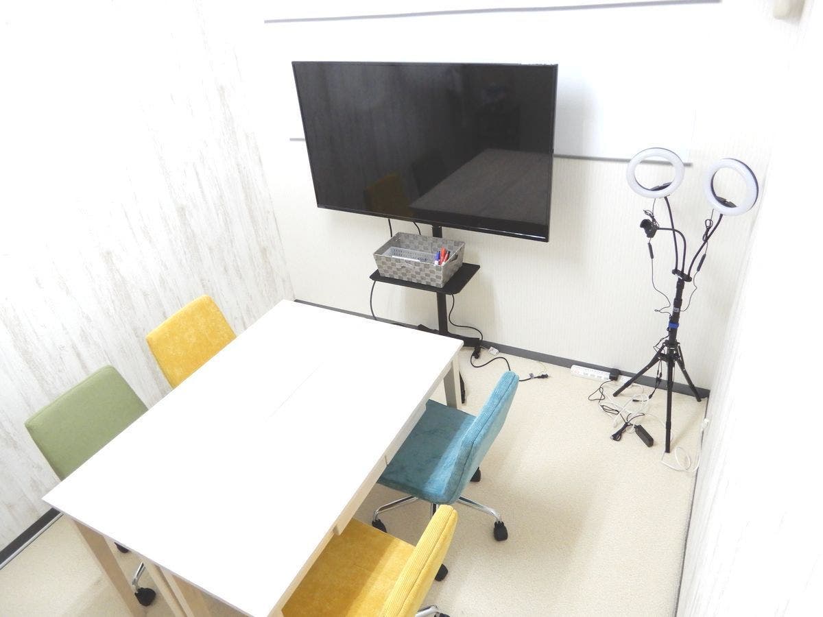 ＜フルーツ会議室🍋新横浜＞【室内動画あり】お手軽特価⭐️会議、面接、ライブ前後の待合、更衣室などの写真7