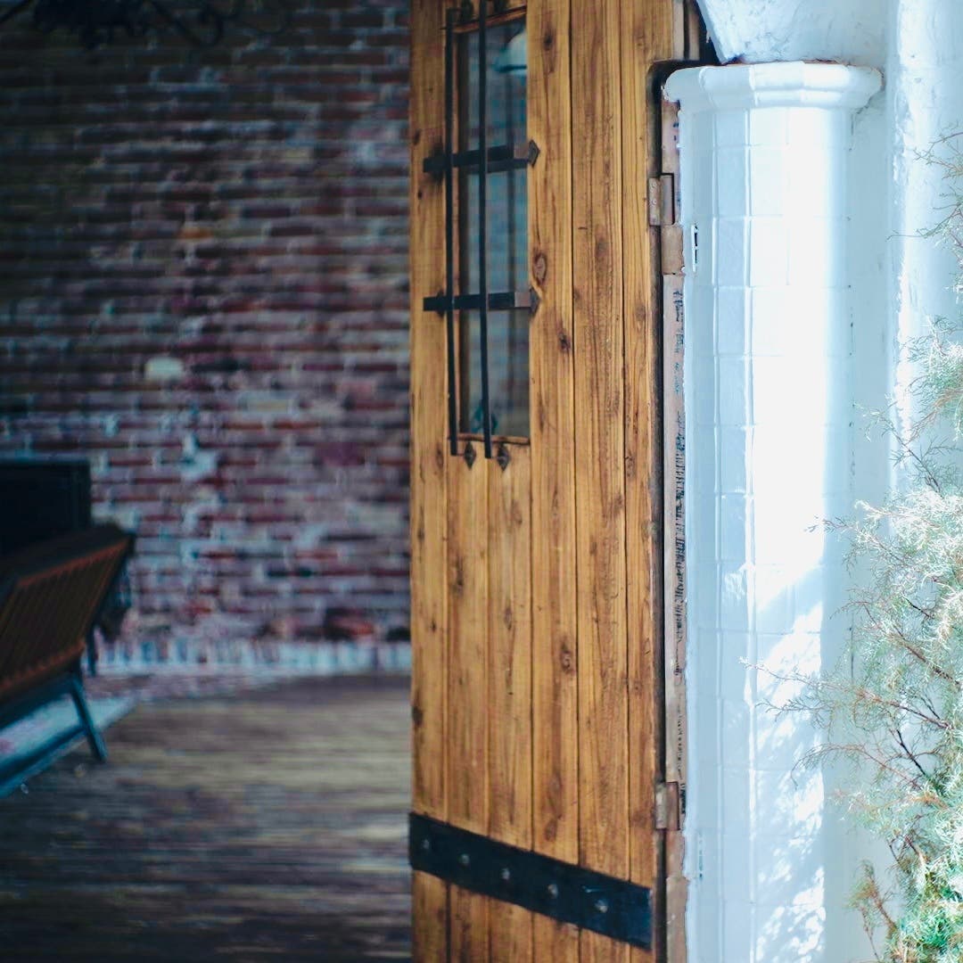 aid studioは渋谷駅からほど近い大規模ハウススタジオ おしゃれな レンガ壁やモルタル壁など。撮影会、生配信の実績多数。の写真6