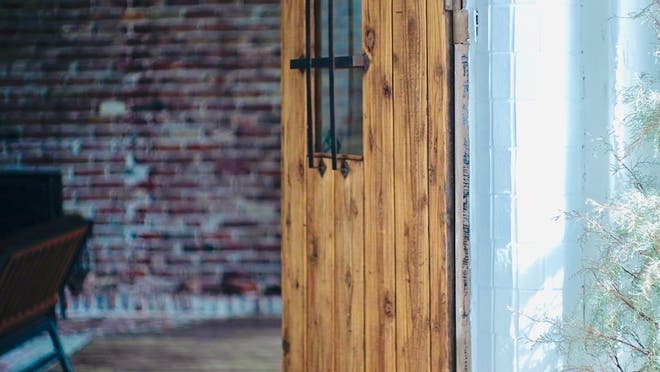 aid studioは渋谷駅からほど近い大規模ハウススタジオ おしゃれな レンガ壁やモルタル壁など。撮影会、生配信の実績多数。の写真6