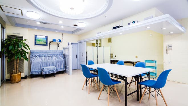 新宿三丁目駅3分🌟広々☆少人数歓迎💎設備充実【アクアたてしな会議室】多目的スペースの写真2