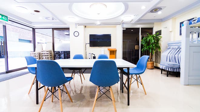 新宿三丁目駅3分🌟広々☆少人数歓迎💎設備充実【アクアたてしな会議室】多目的スペースの写真3