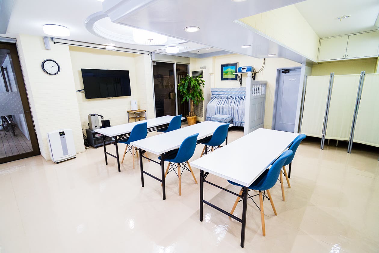 新宿三丁目駅3分🌟広々☆少人数歓迎💎設備充実【アクアたてしな会議室】多目的スペースの写真7