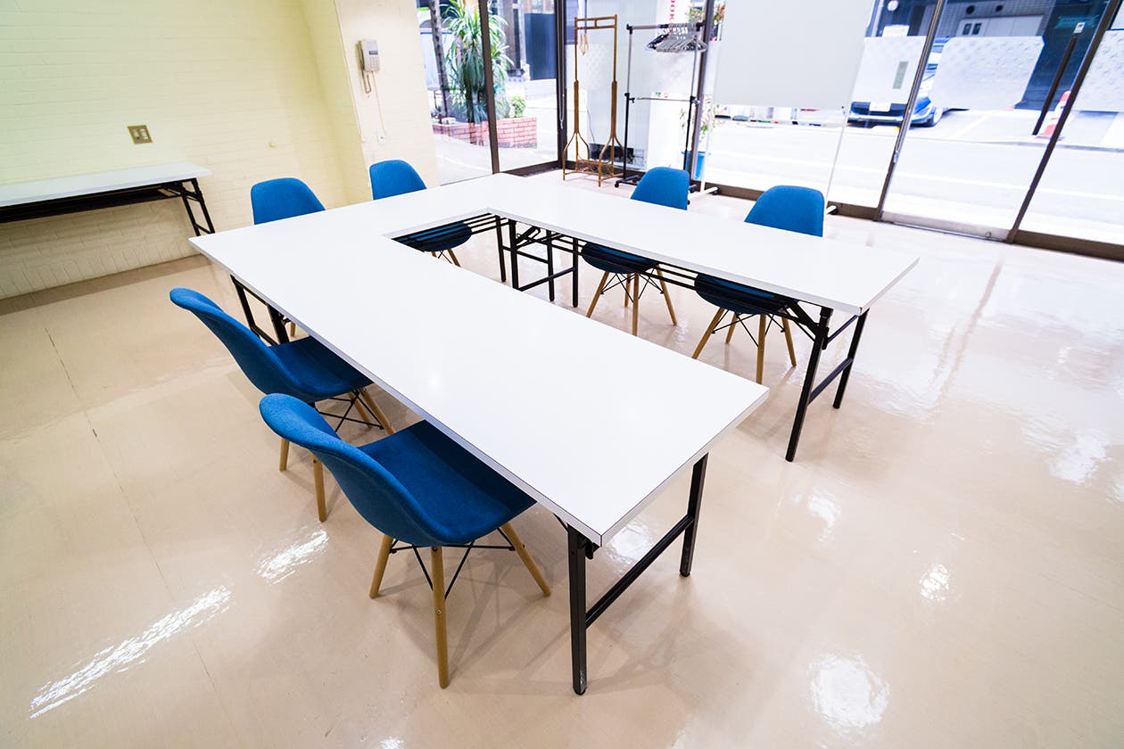 新宿三丁目駅3分🌟広々☆少人数歓迎💎設備充実【アクアたてしな会議室】多目的スペースの写真25