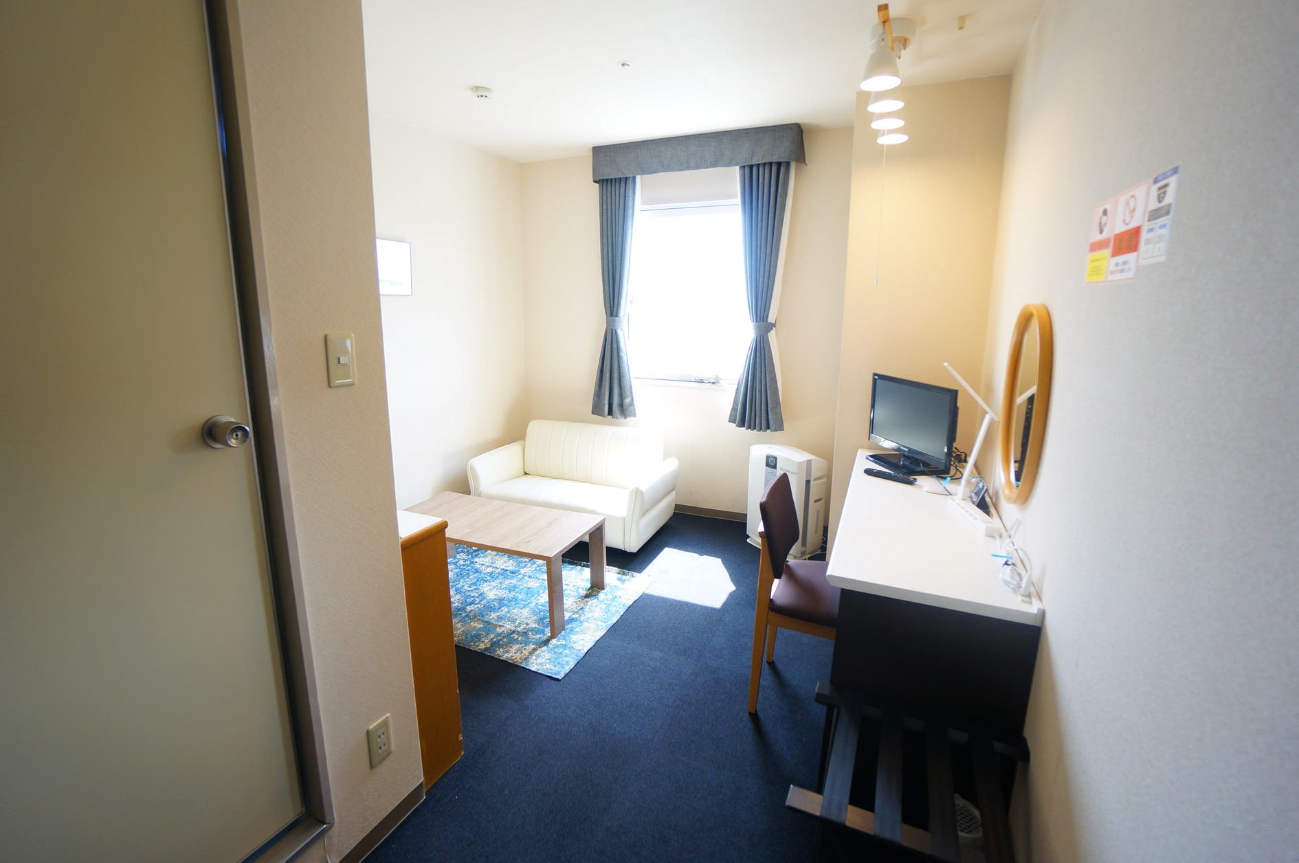 ＜豊橋駅前完全個室ワークスペース900＞光Wi-Fi/モニター/ソファ付き！テレワーク/Web会議,面接/撮影の写真6