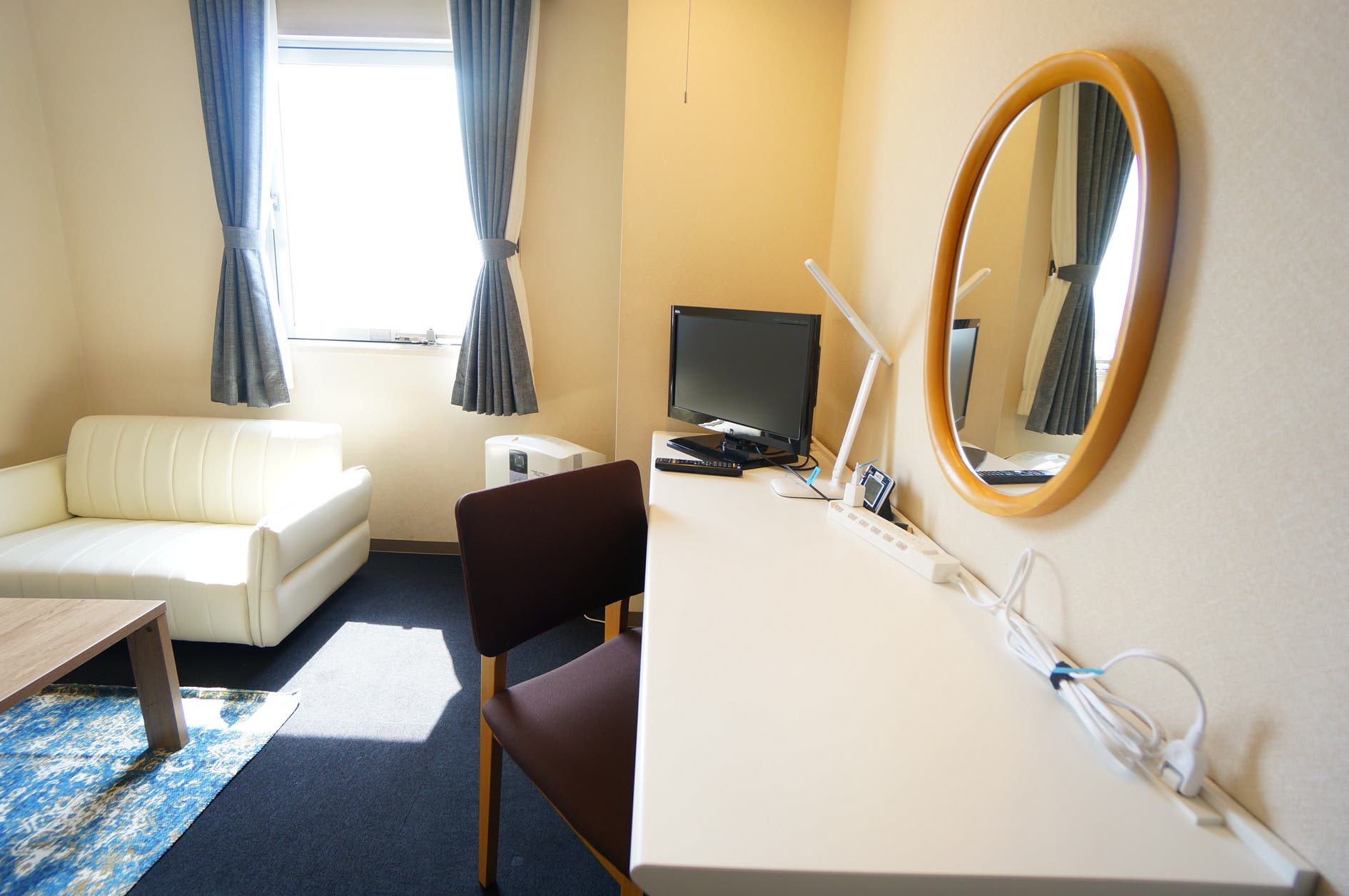 ＜豊橋駅前完全個室ワークスペース900＞光Wi-Fi/モニター/ソファ付き！テレワーク/Web会議,面接/撮影の写真5