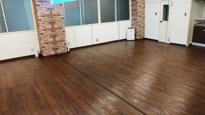 ヨコ5m×タテ2mの大型鏡アリ。JR千葉駅から徒歩圏内。ダンスやヨガに!の写真1