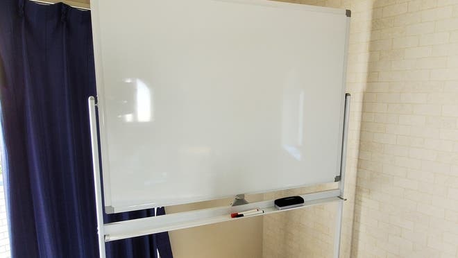 【稲毛駅4分】自然光たっぷり快適!完全個室!光Wi-Fi/モニター/テレワーク・会議・セミナー・面接・商談・撮影・朝活に最適の写真4