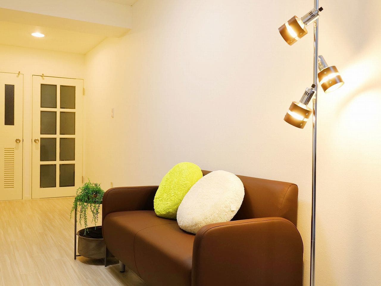 【川越駅3分！10名利用可！】綺麗な室内！WiFi・プロジェクター・ホワイトボード全て無料！ふれあい貸し会議室 川越Aの写真7