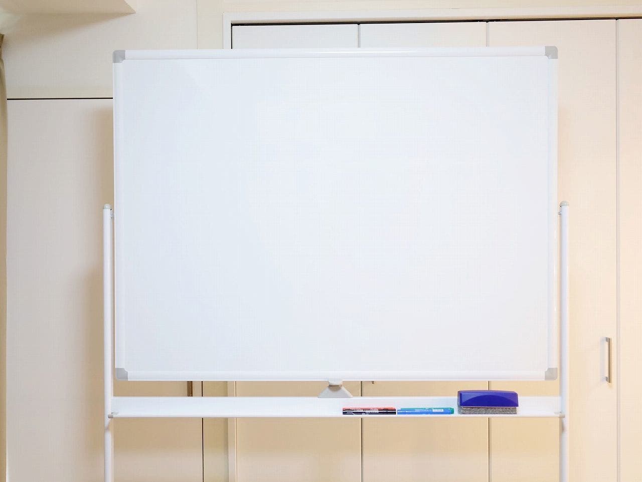 【川越駅3分！10名利用可！】綺麗な室内！WiFi・プロジェクター・ホワイトボード全て無料！ふれあい貸し会議室 川越Aの写真10