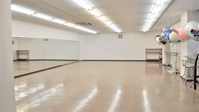 【中央公園すぐそば】~STUDIO DEVA~ ヨガ・フィットネス等のレッスンに♪明るい2階の写真1