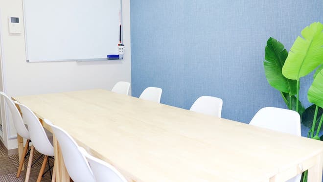 <新宿駅徒歩5分>新宿西口大ガード交差点徒歩1分/10名収容(最適8名まで)会議・カラー診断(自然光あり)・撮影等にの写真2