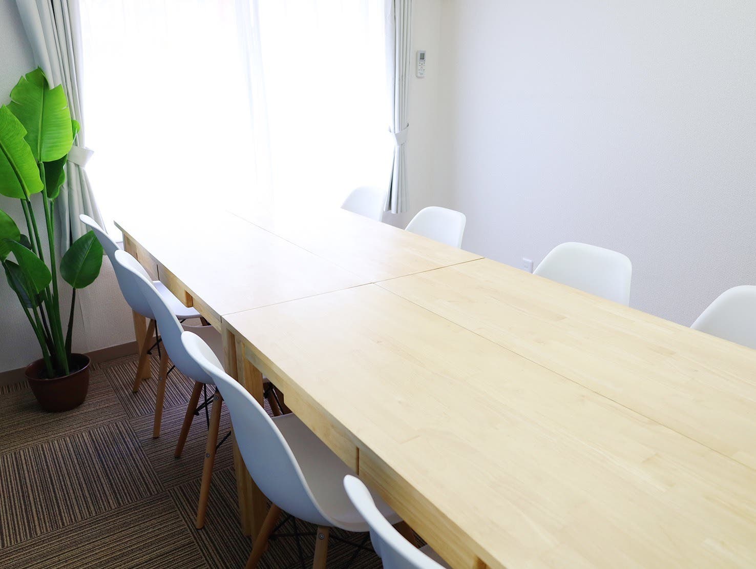 ＜新宿駅徒歩5分＞新宿西口大ガード交差点徒歩1分/10名収容(最適8名まで）会議・カラー診断(自然光あり)・撮影等にの写真6