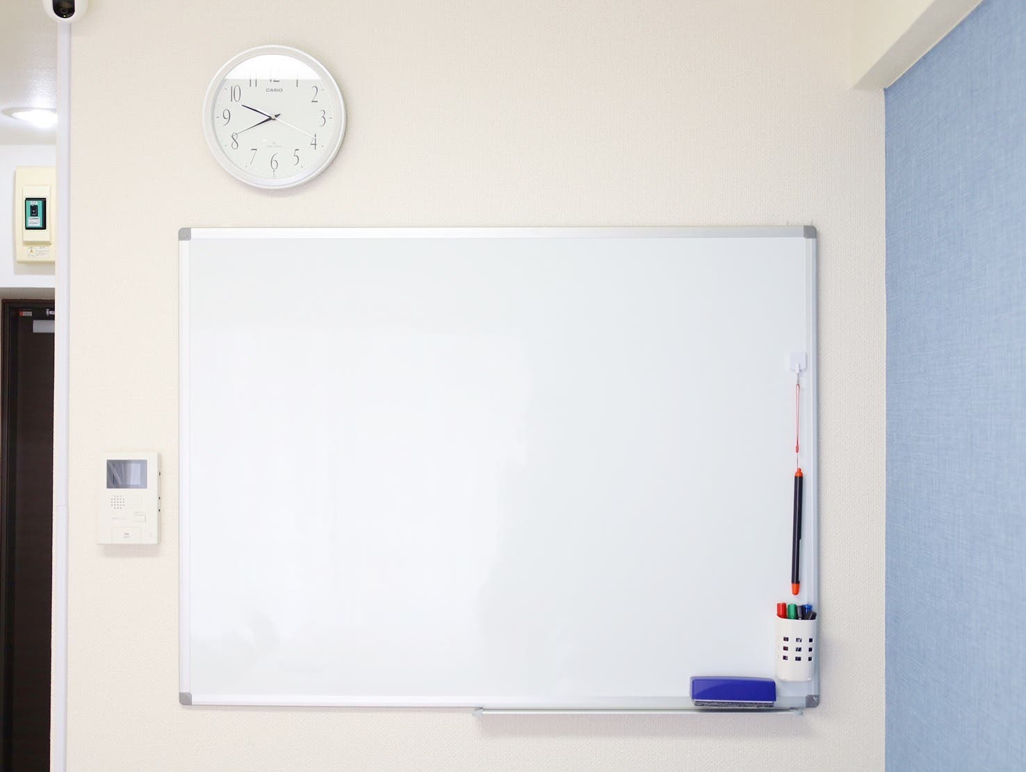 ＜新宿駅徒歩5分＞新宿西口大ガード交差点徒歩1分/10名収容(最適8名まで）会議・カラー診断(自然光あり)・撮影等にの写真15