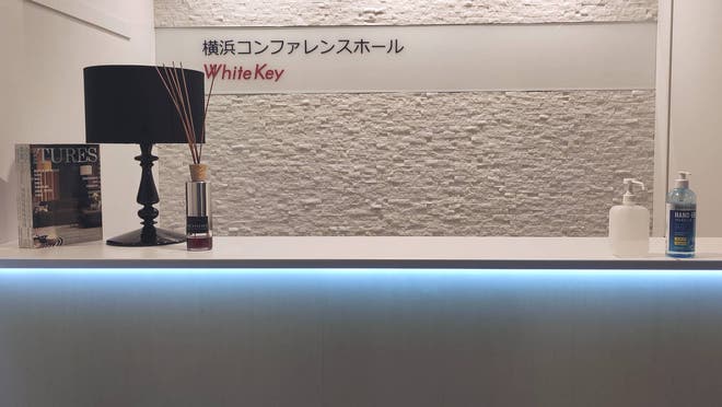 【横浜駅 徒歩5分】1h3300円~!最大60名着席可(シアター形式)イベント/控室/配信/撮影/会議や説明会など★の写真2