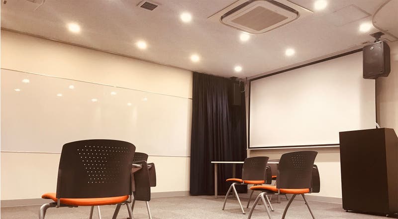 【泉の広場から徒歩5分！】設備が充実◎ 会議室やセミナー、演劇の稽古場として最適です。