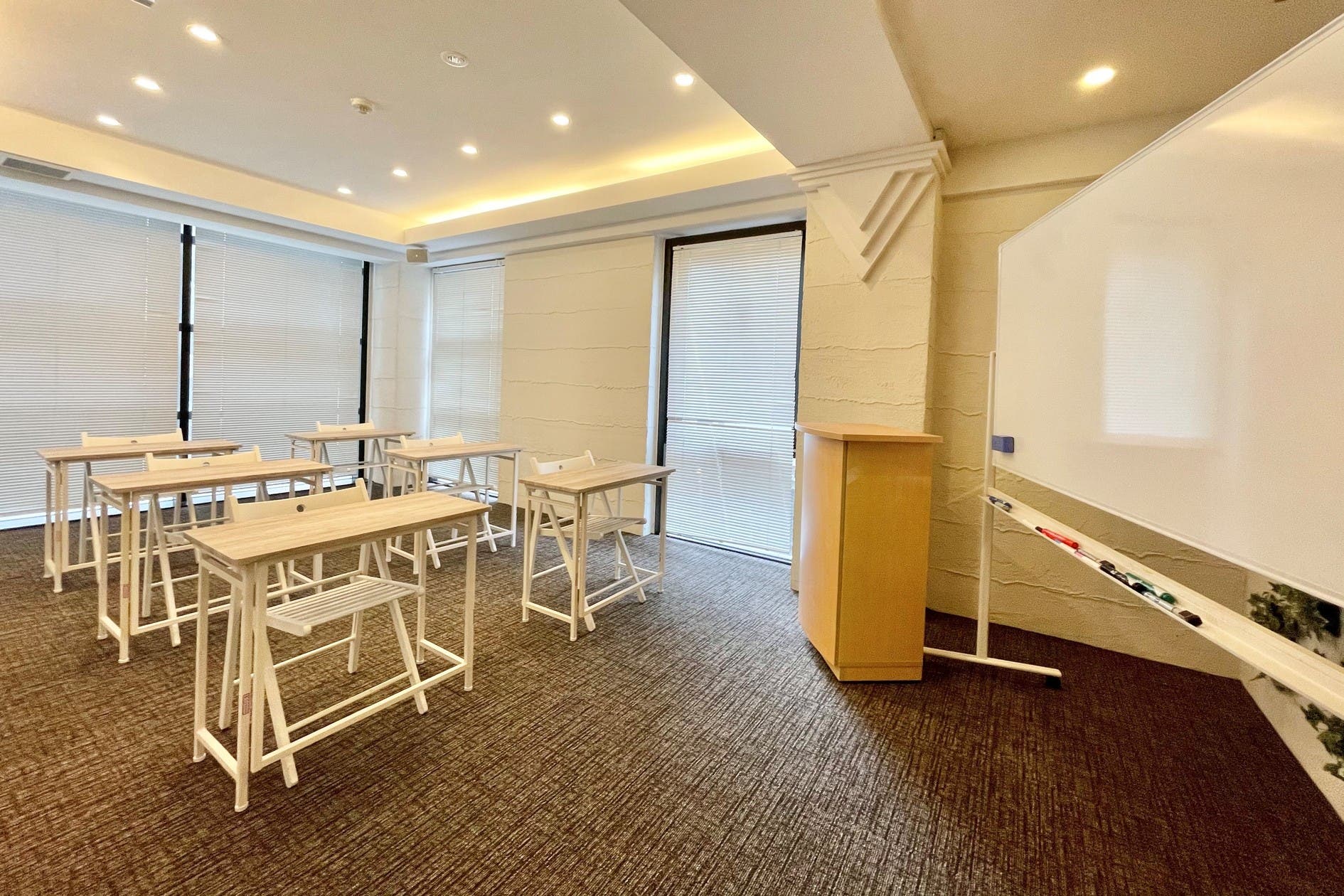【座席レイアウト自由】最大20名の多目的スペース！会議や展示会、イベントなどに！の写真24