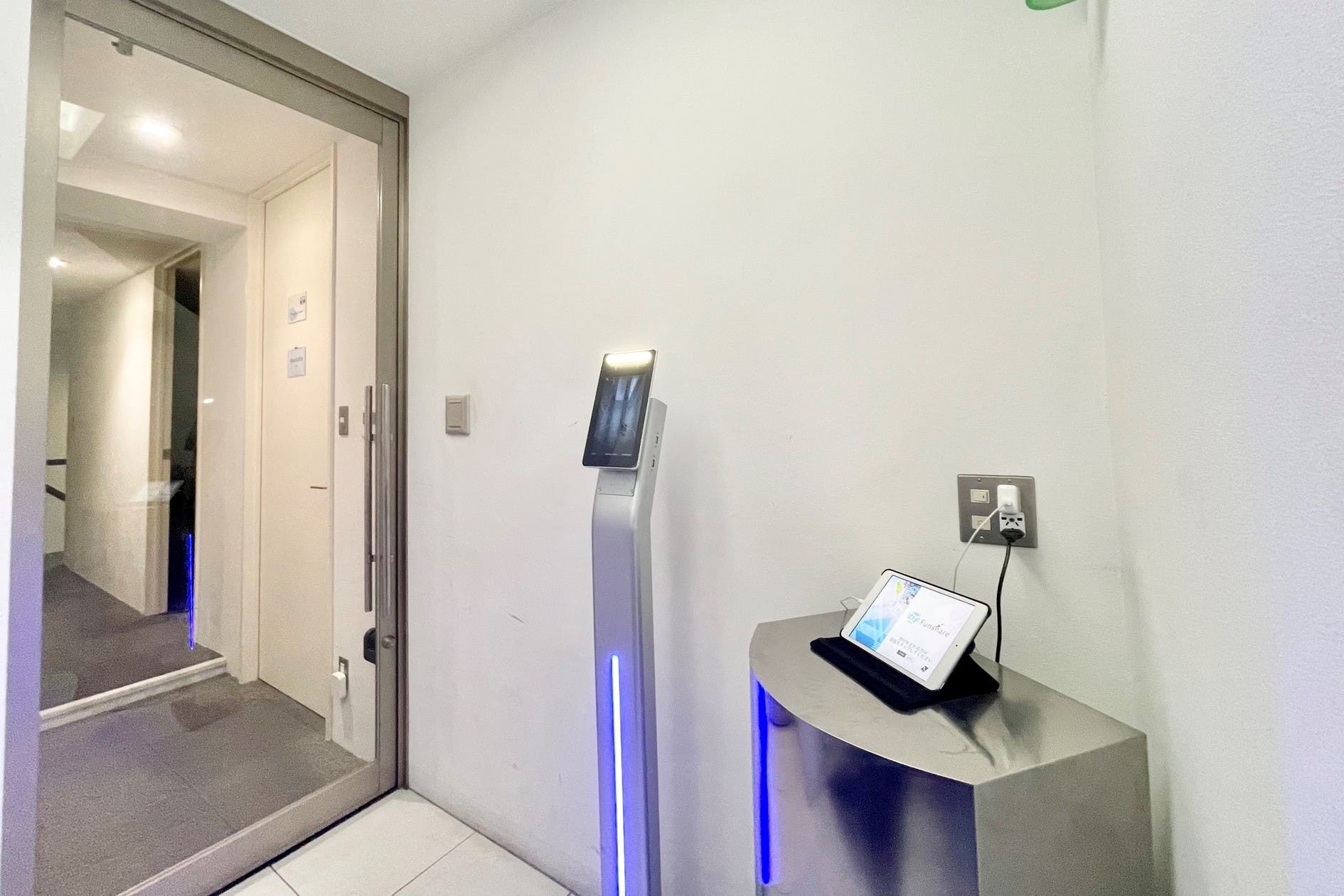 【浅草橋・秋葉原】Funshare貸会議室　6人収容　モニター・ホワイトボード完備の写真4