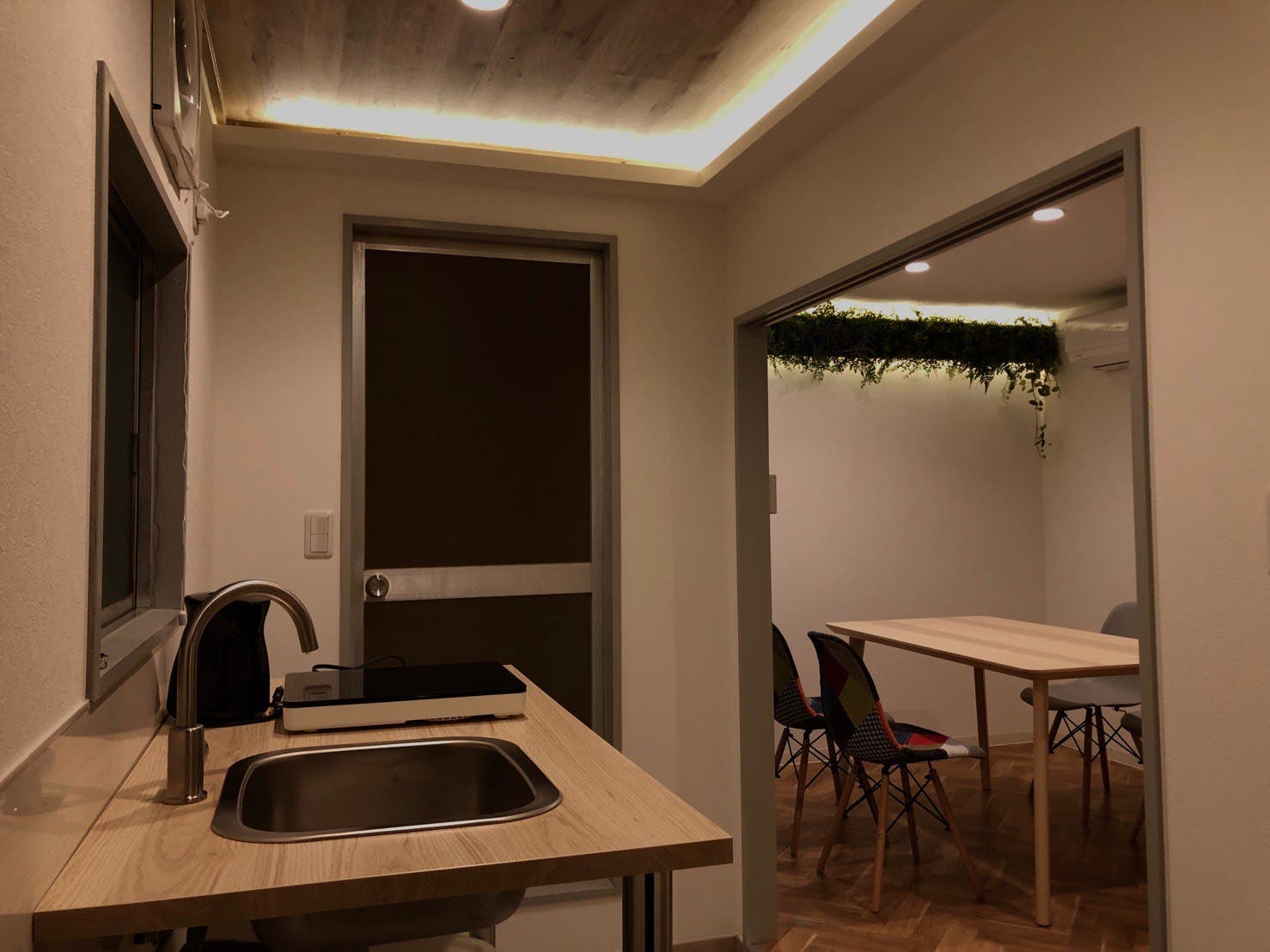 【Oto Space】デザイナー監修の貸し会議室💎/河原BBQの控室に🍖 /Wi-Fi無料 /マッサージベッド♪ /ボドゲ🎲の写真7