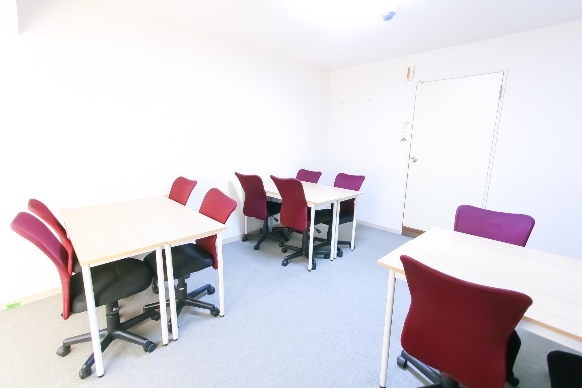 【渋谷駅ハチ公口6分！地下鉄1番出口3分！16名利用可！】完全個室！綺麗な室内！ホワイトボード完備！コモンズ会議室 渋谷道玄坂の写真9