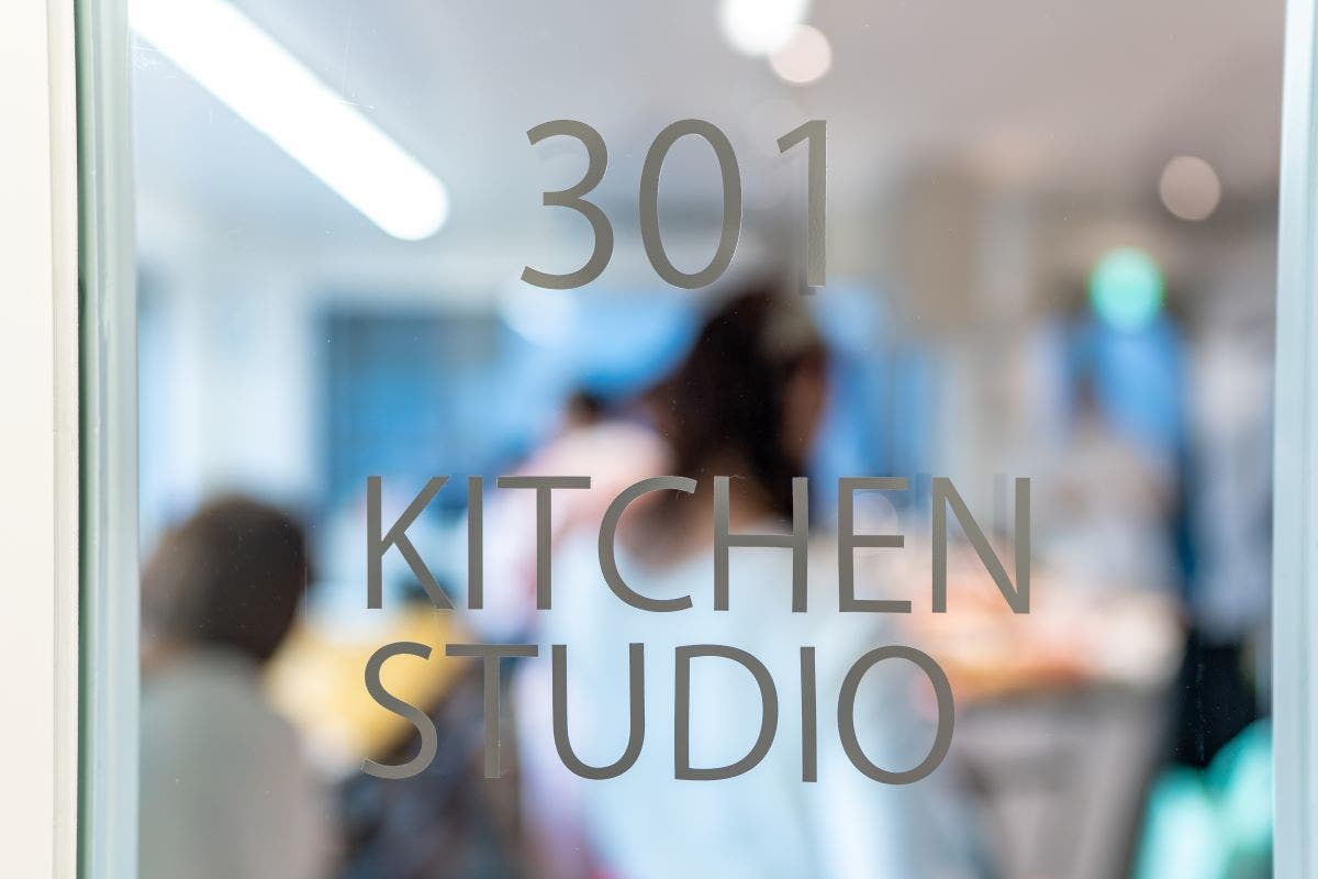 【渋谷徒歩3分】渋谷キッチンスタジオ：少人数でのお料理教室や撮影、動画配信に【Wifi完備 駐車場付き】の写真4