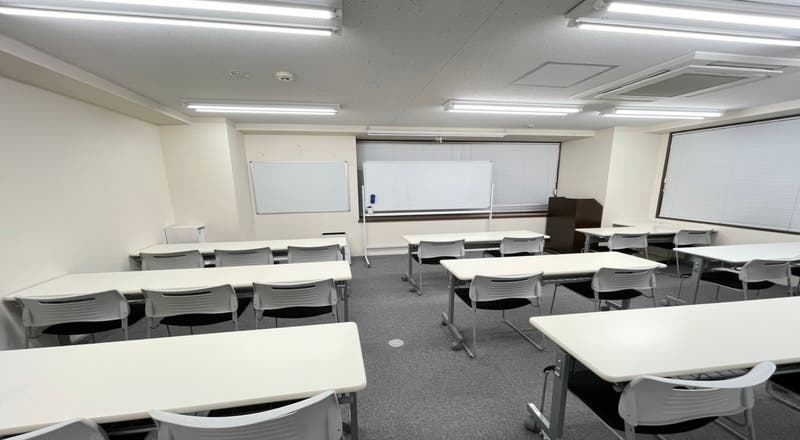 【ROOMs第2会議室】水道橋駅2分 最大22名｜角部屋で静かな環境｜会議・研修・セミナー・面接