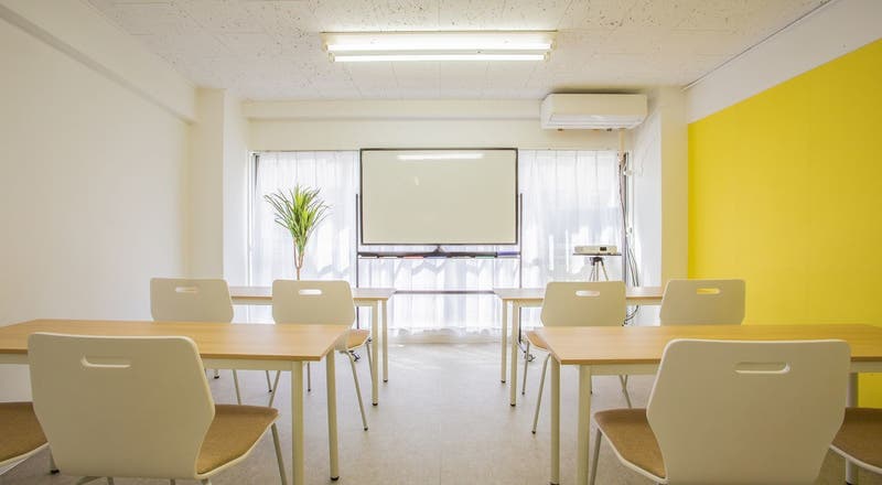 【八丁堀駅2分！12名利用可】綺麗な室内！WiFi・プロジェクター・ホワイトボード全て無料！土足可！ふれあい貸し会議室 八丁堀B