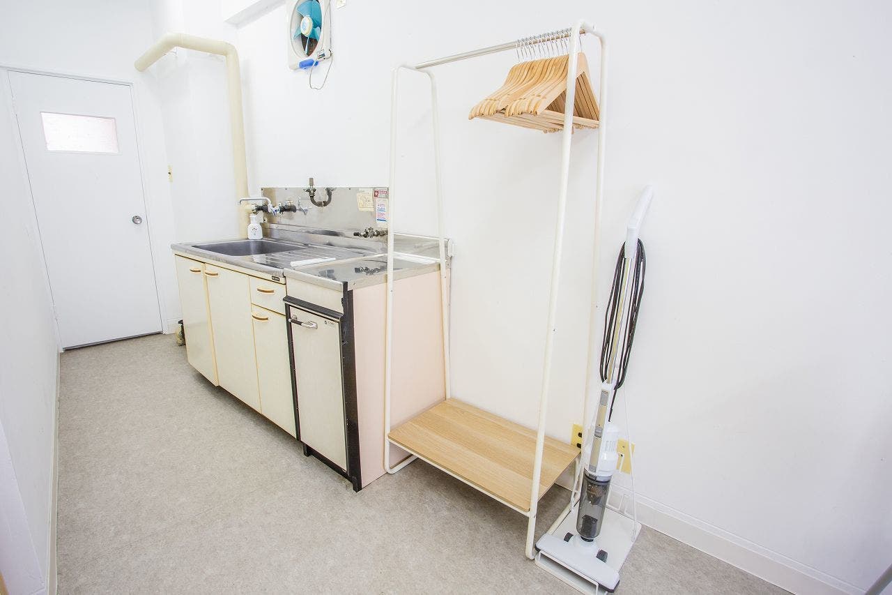 【八丁堀駅2分！12名利用可】綺麗な室内！WiFi・プロジェクター・ホワイトボード全て無料！土足可！ふれあい貸し会議室 八丁堀Bの写真12