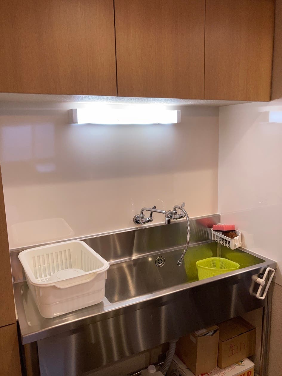  金沢駅より徒歩5分、近隣にコイン🅿️有りで好アクセス。会場は新しくて広々とした空間。ビジネスからプライベートでのご利用可能ですの写真11