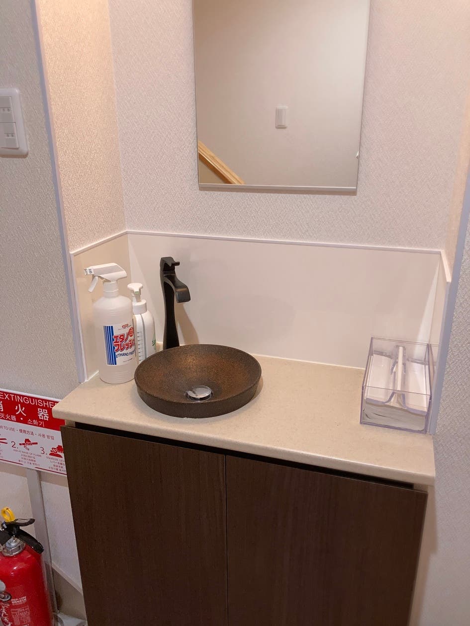  金沢駅より徒歩5分、近隣にコイン🅿️有りで好アクセス。会場は新しくて広々とした空間。ビジネスからプライベートでのご利用可能ですの写真12