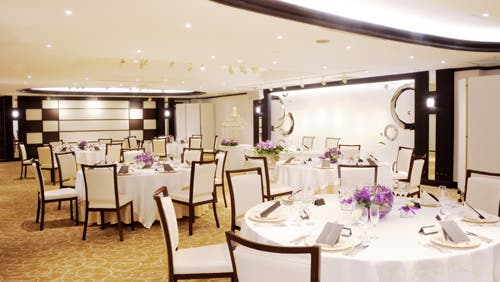 【広島】 エメラルド 最大200人収容 明るく上質なゲストルーム ミーティング/パーティー/披露宴の写真1