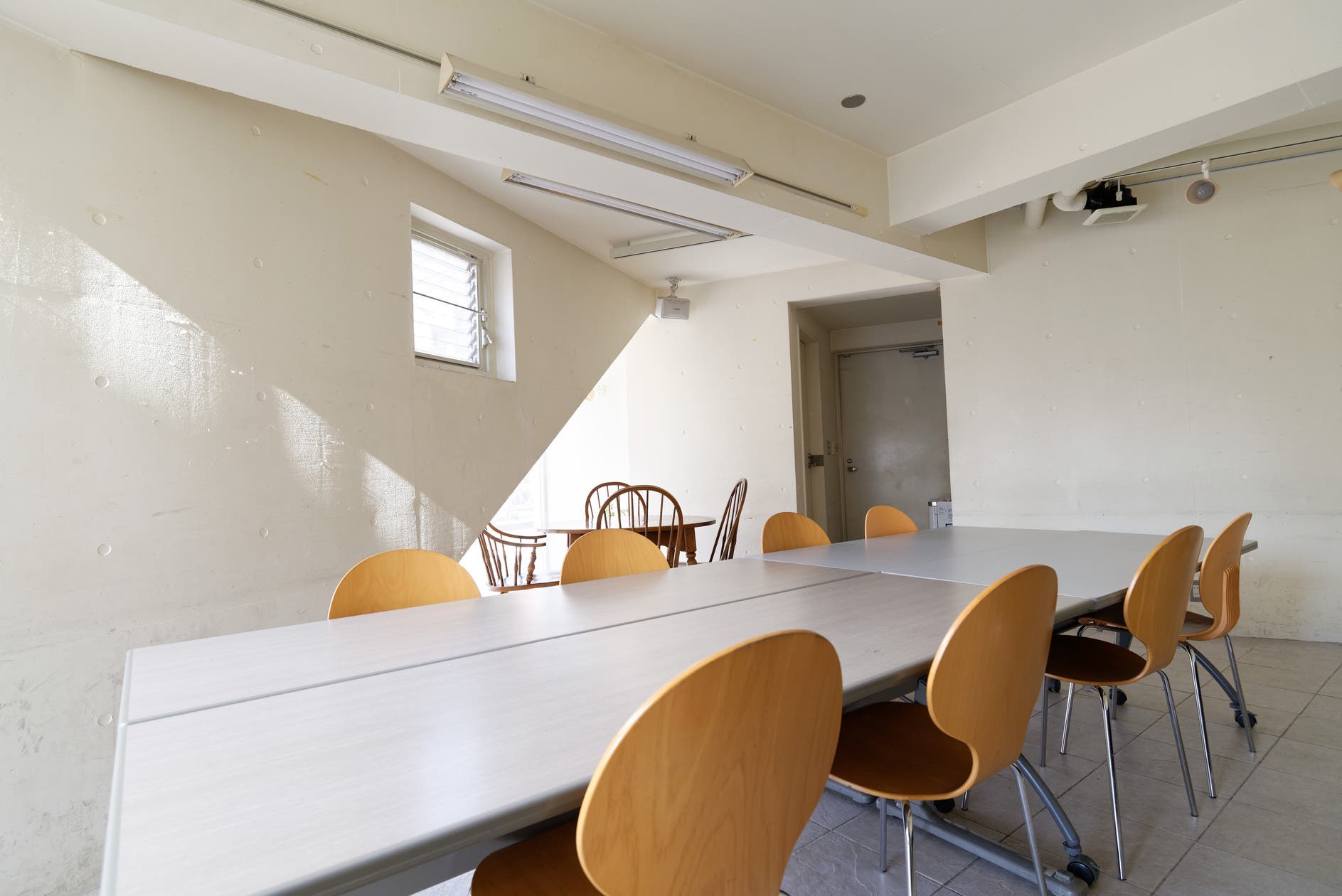 サクラボロー1階【会議 セミナー イベント ゲーム会 】高速ネット 駐車場 大画面プロジェクター/ ショップ 商談 の写真7