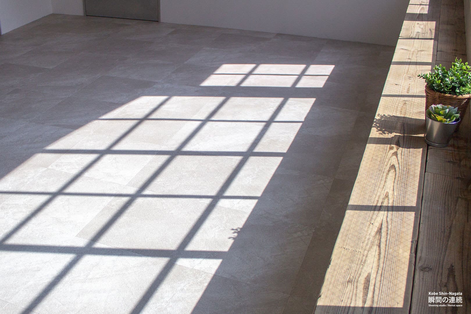 【神戸】駅近でおしゃれな自然光を活かせるレンタル撮影スタジオ・レンタルスペースの写真11