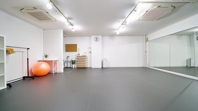 【中野駅2分】ダンスができるレンタルスタジオ/幅5.1mの大型鏡/ダンス・バレエ用リノリウム床/練習・教室利用に最適なスペースの写真7
