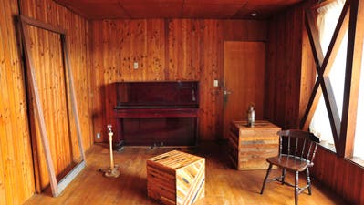 世田谷区 喜多見駅徒歩7分 自然光が入りお庭が見えるリビング&ダイニング キッチン付きのアンティークな空間 1Fの写真1