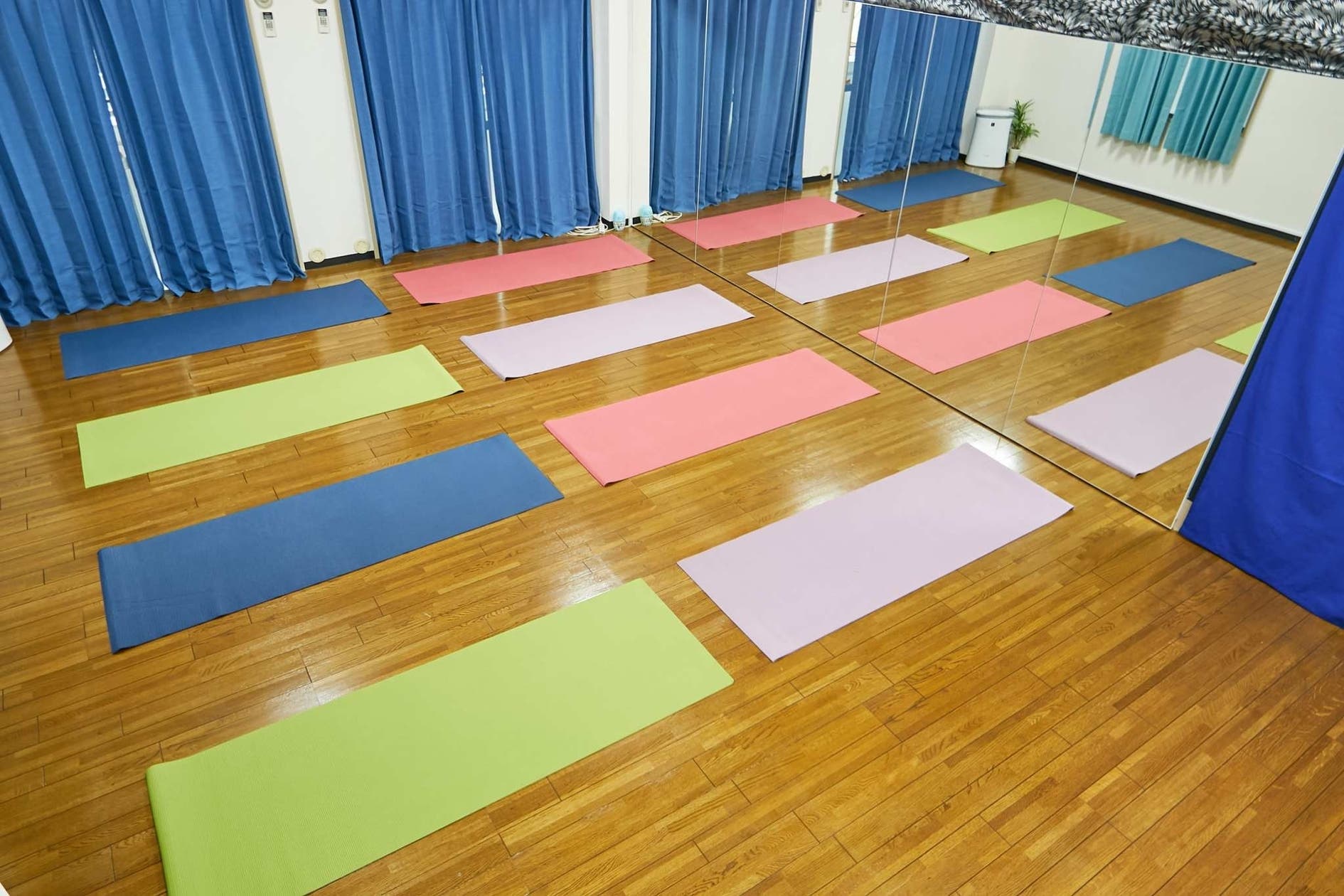 【上本町駅から徒歩3分】バレエバーのあるダンスとヨガができるスタジオの写真4